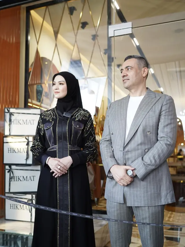 Melihat Koleksi Fashion Muslimah dari Hikmat Showroom yang Elegan - Fashion Fimela.com