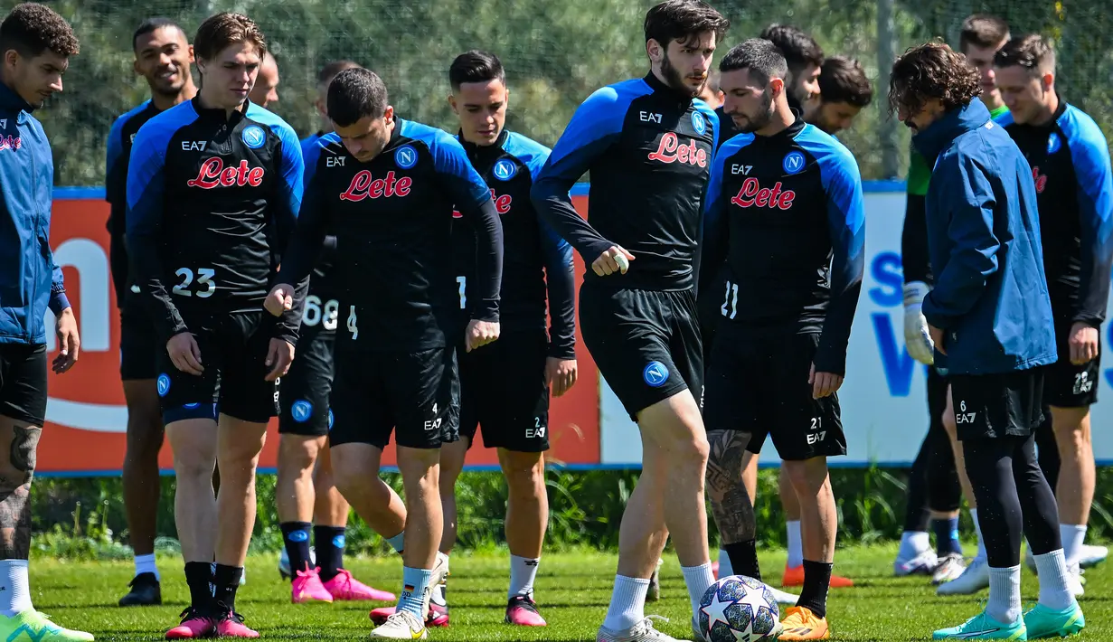 Napoli Datang ke Kandang AC Milan dengan Kepercayaan Diri Tinggi - Foto ...