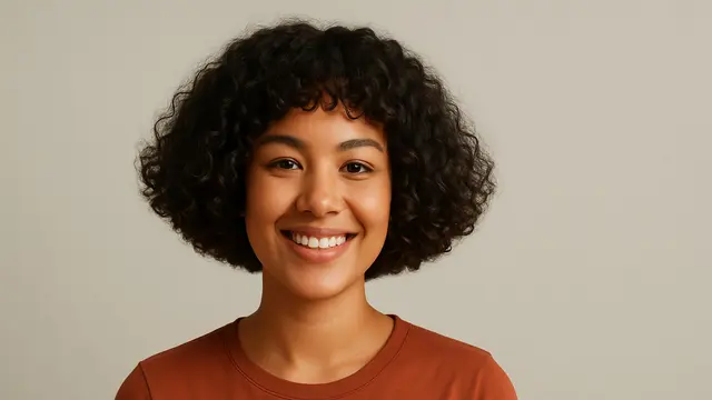 7 Potongan Rambut Pendek Keriting Mengembang, Tampil Fresh dan Natural ...