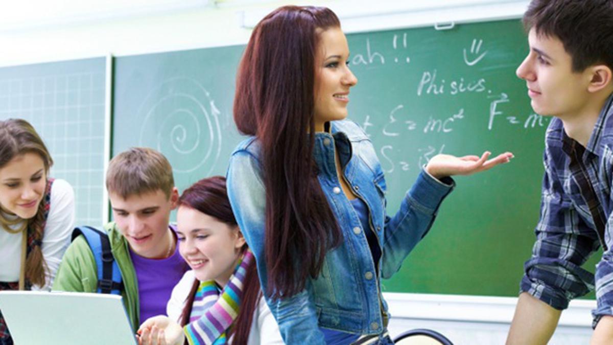 7 Alasan Untuk Memilih Pacar Yang Lebih Pintar Dari Kita