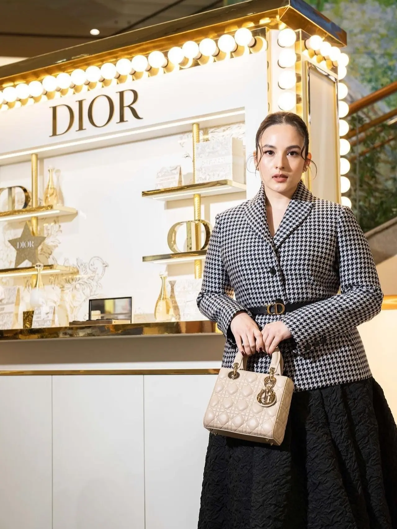 7 Potret Terbaru Chelsea Islan, Lebih Berisi Hingga Dikira Sedang Hamil