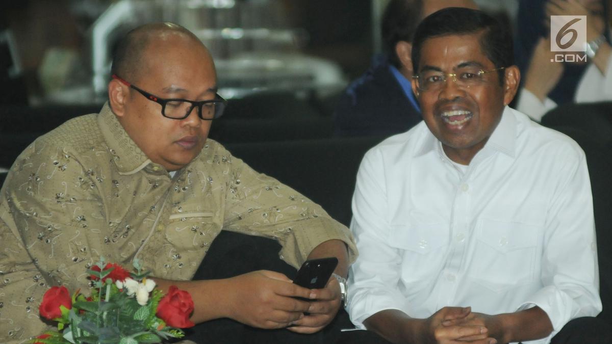 FOTO: Ekspresi Mensos Idrus Marham Usai Jalani Pemeriksaan di KPK