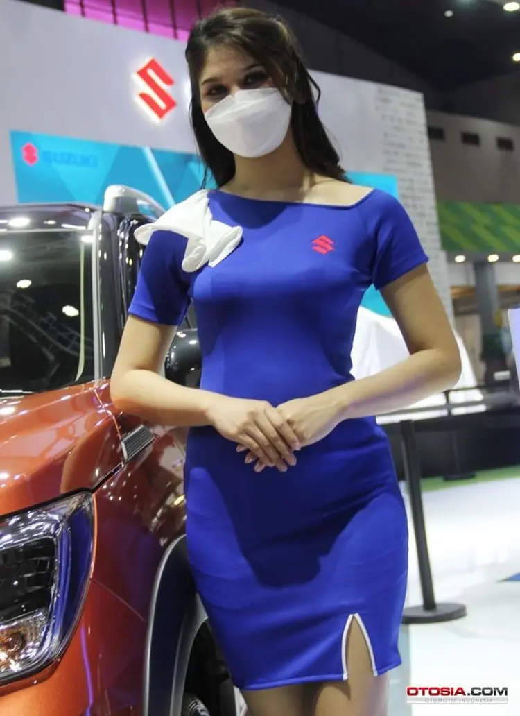 Model-model SPG Beradu Cantik di IIMS 2022 Part 2 - Galeri Otosia.com