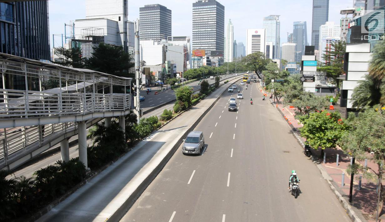 FOTO: Libur Pilkada, Jalanan di Ibu Kota Jakarta Tampak Lengang - Foto ...