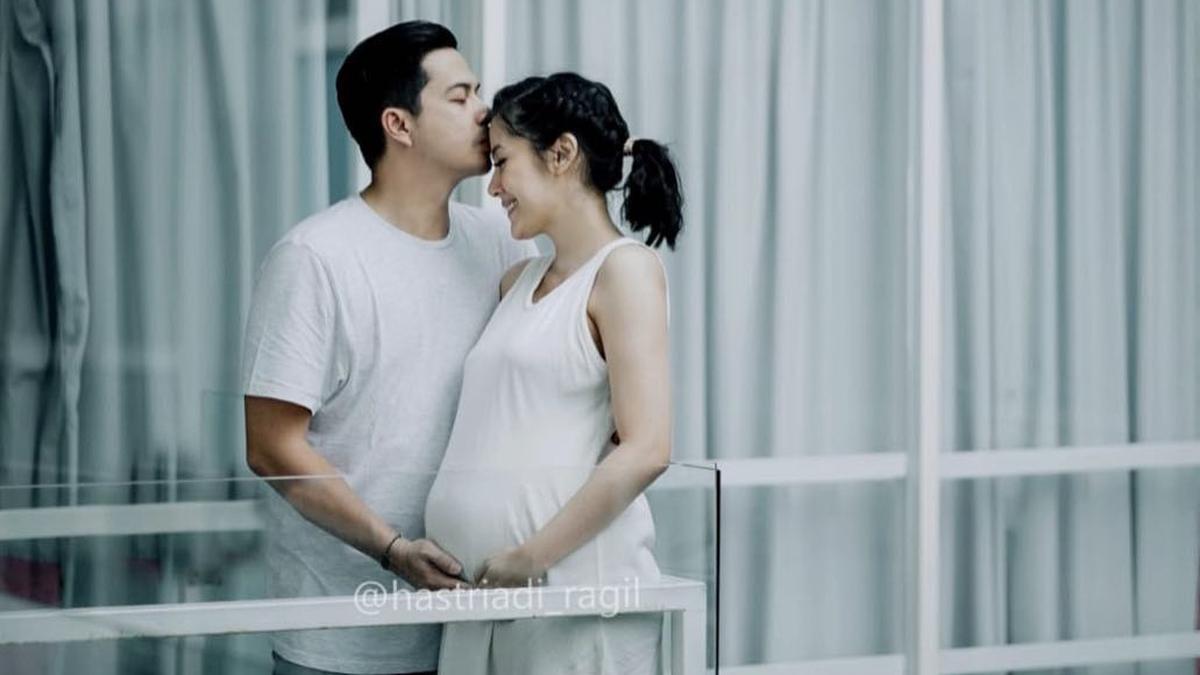 Hamil Tua, Ardina Rasti Banyak Tanya soal Persalinan - Photo Fimela.com