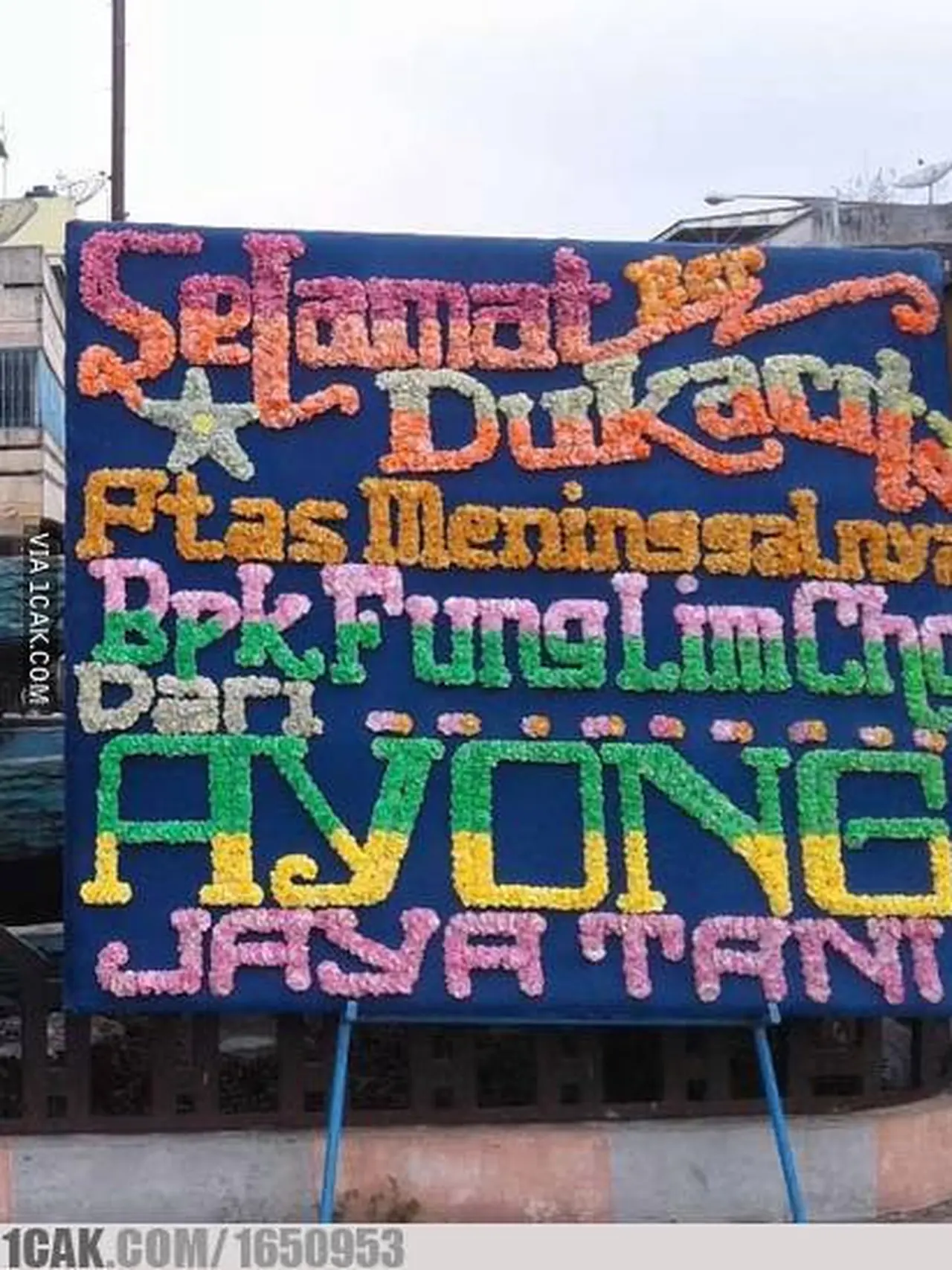 6 Potret Tulisan Nyeleneh di Karangan Bunga, Bikin Melongo - Hot ...