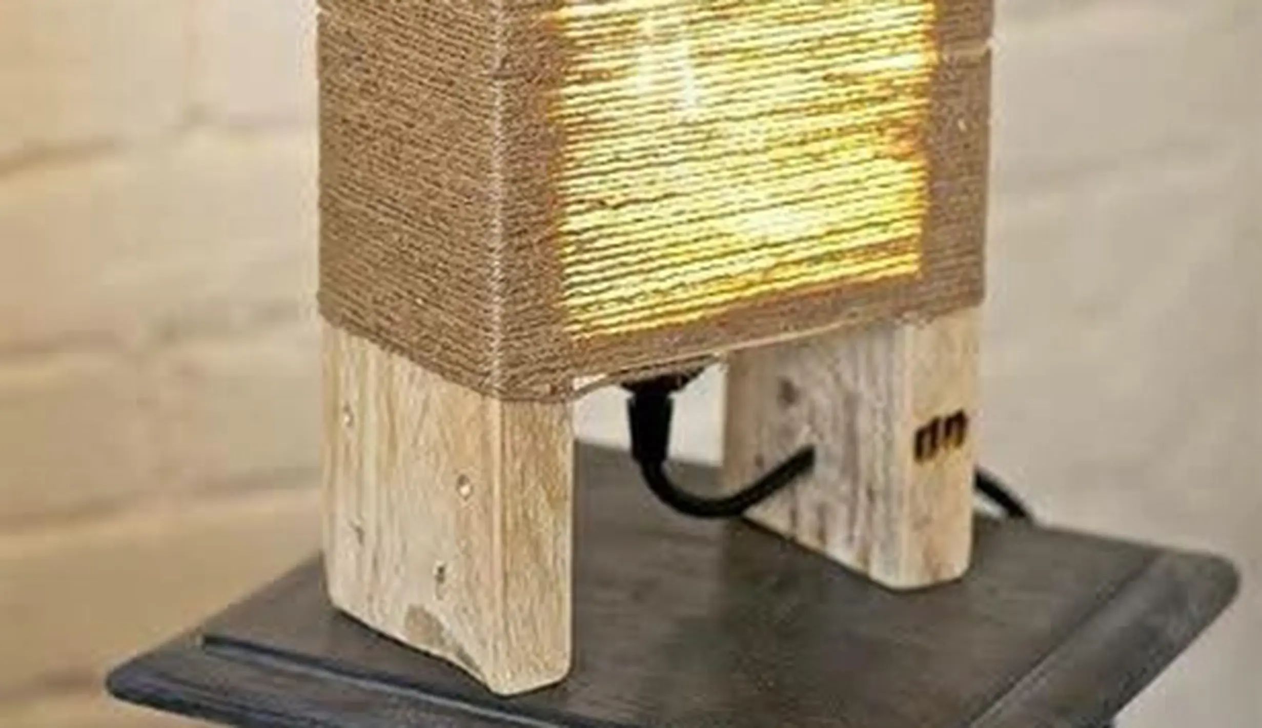 Inspirasi Lampu LED Berbalut Kayu Untuk Desain Rumah Keren & Unik