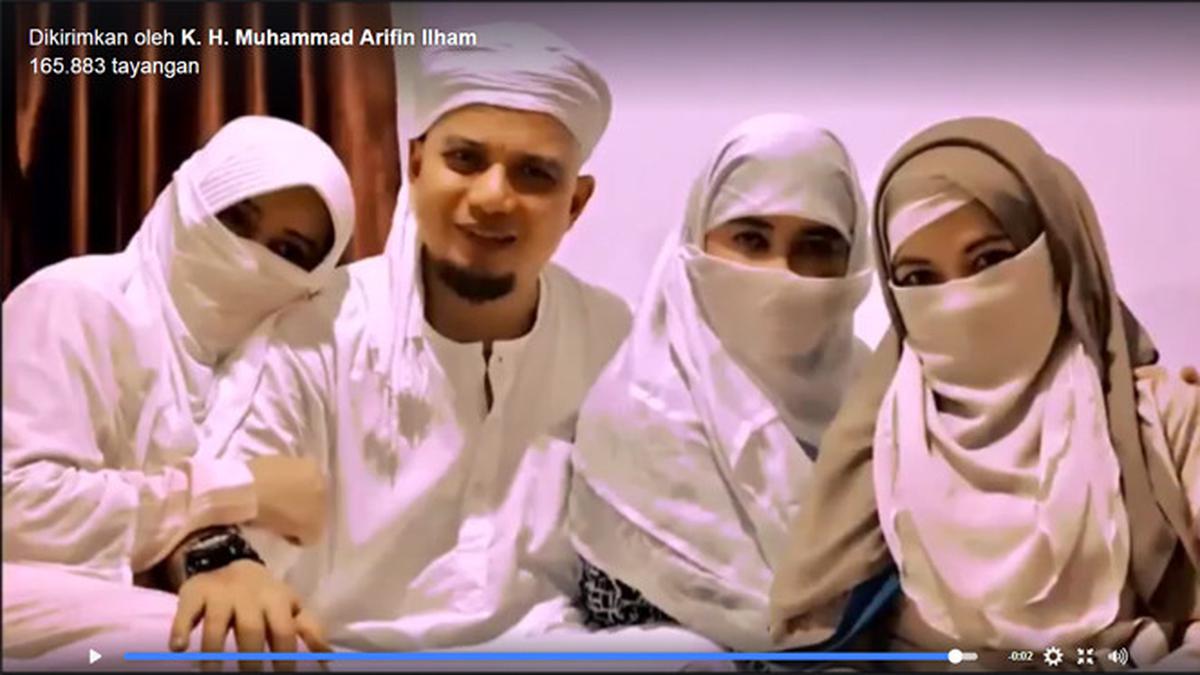 Editor Says 7 Fakta Pernikahan Ustaz Arifin Ilham Dengan 3 Istri
