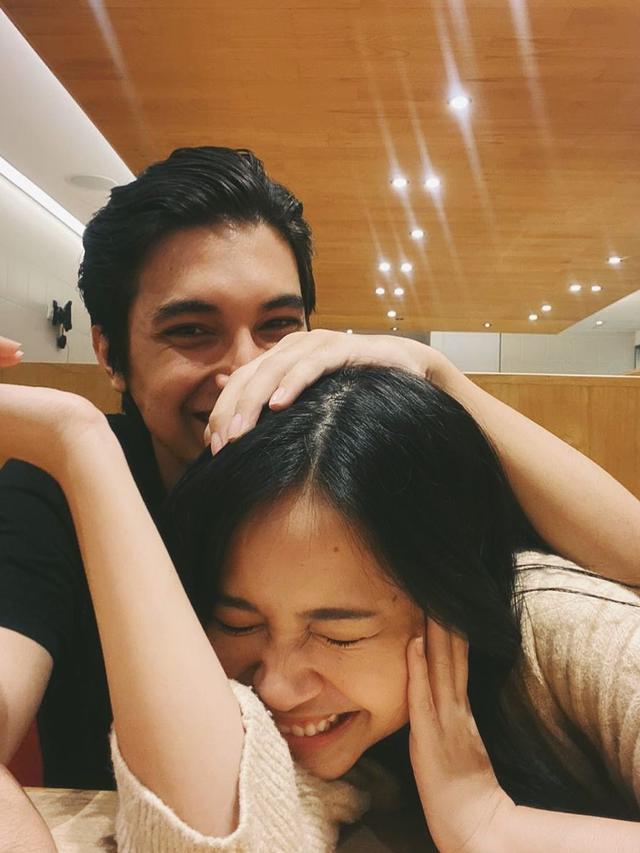 Main Film Bareng, Ini 7 Momen Kebersamaan Hanggini dan Junior Roberts ...