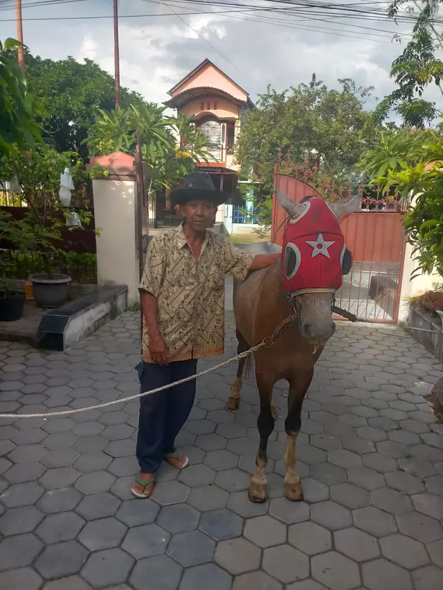 Senangnya Atim Dapat Pengganti Kuda yang Mati Saat Acara Puter Kayun ...