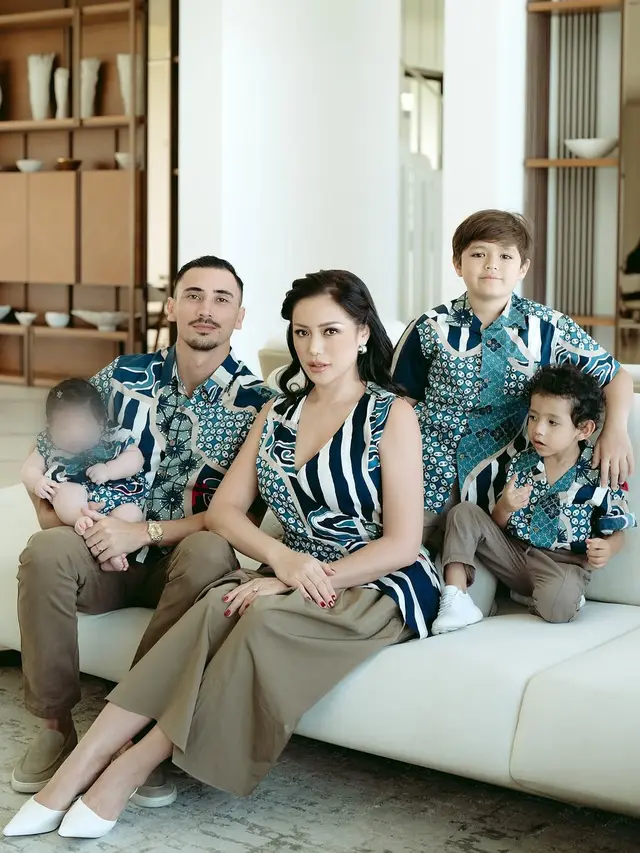 6 Potret Foto Keluarga Jessica Iskandar dan Vincent Verhaag, Pemotretan ...