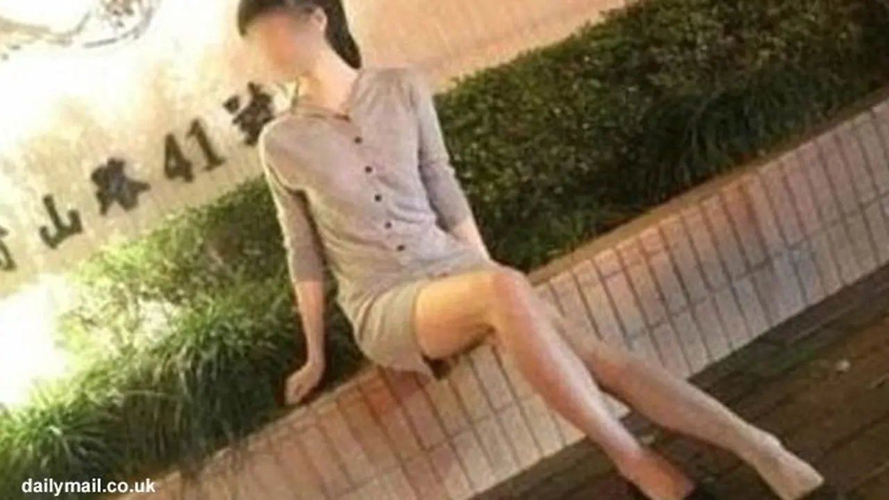 [VIDEO] Heboh Gadis Cantik Shanghai Hobi Bugil di Tempat Umum - Global Liputan6.com