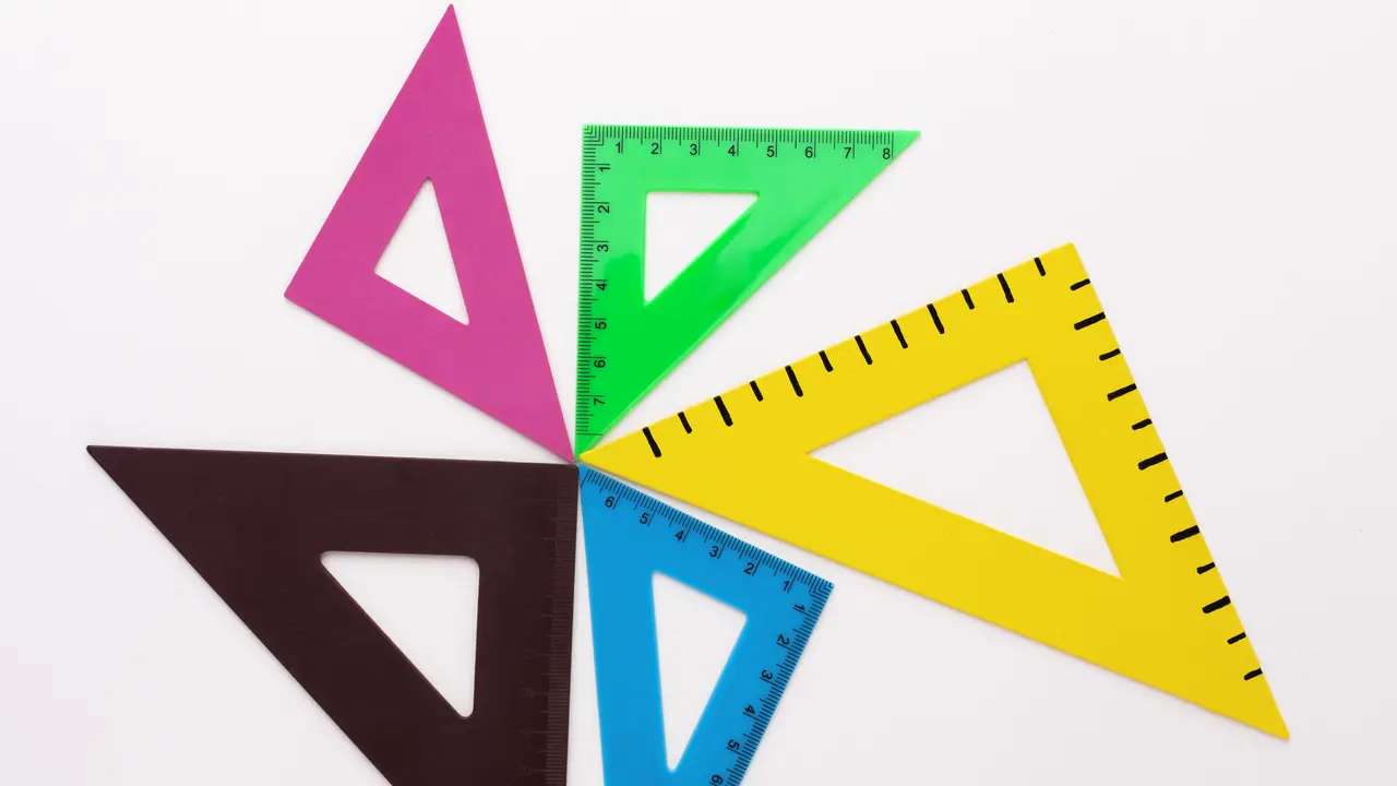 Macam-Macam Segitiga, Lengkap dengan Penjelasannya - Ragam Bola.com