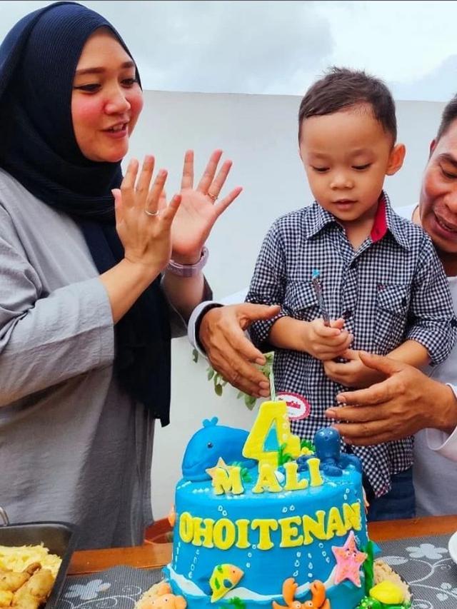 Mengenal Sosok Suami Baru Penyanyi Religi Sulis, Usianya Beda 10 Tahun ...