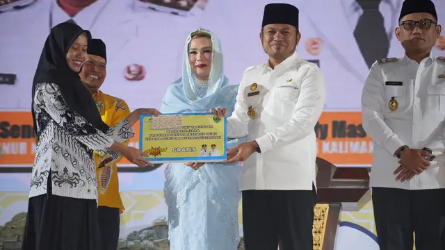 Pemprov Kaltim Tunaikan Janji, Berikan Penghargaan dan Insentif untuk Puluhan Ribu Guru ...