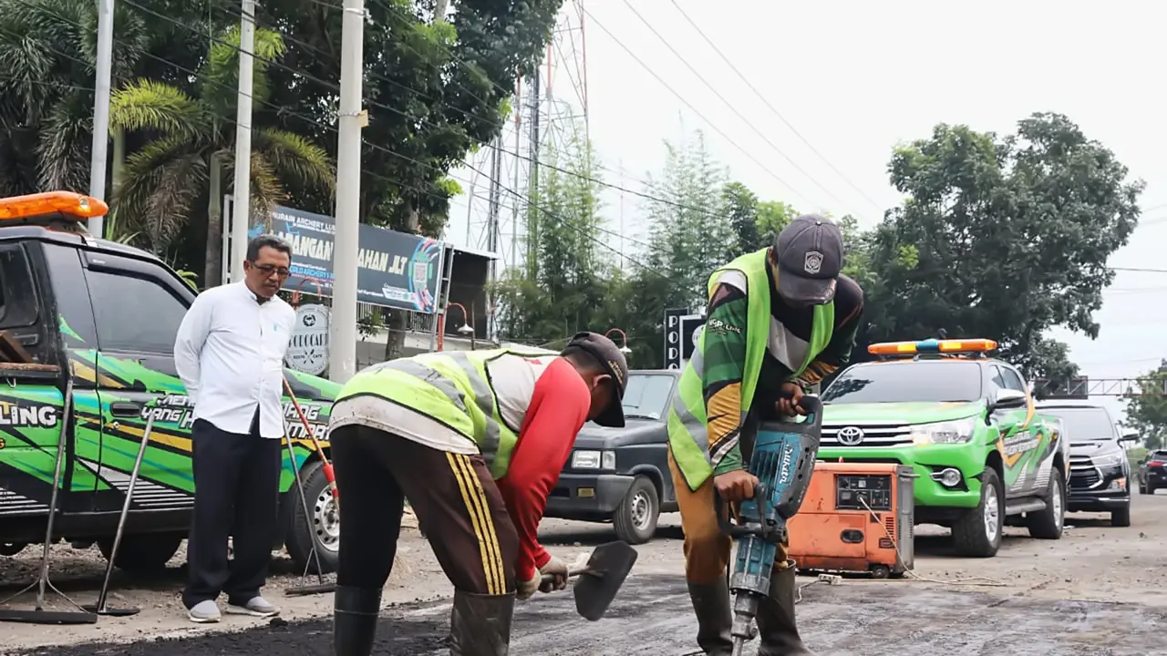PUPR Anggarkan Rp 55 Miliar untuk Perbaiki Jalan Rusak Lingkar Timur Lumajang - Surabaya ...