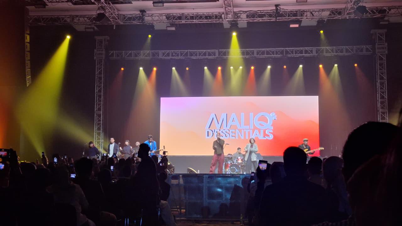 Maliq & D'Essentials Buka Konser Blue di Jakarta, Ajak Penonton Goyang ...
