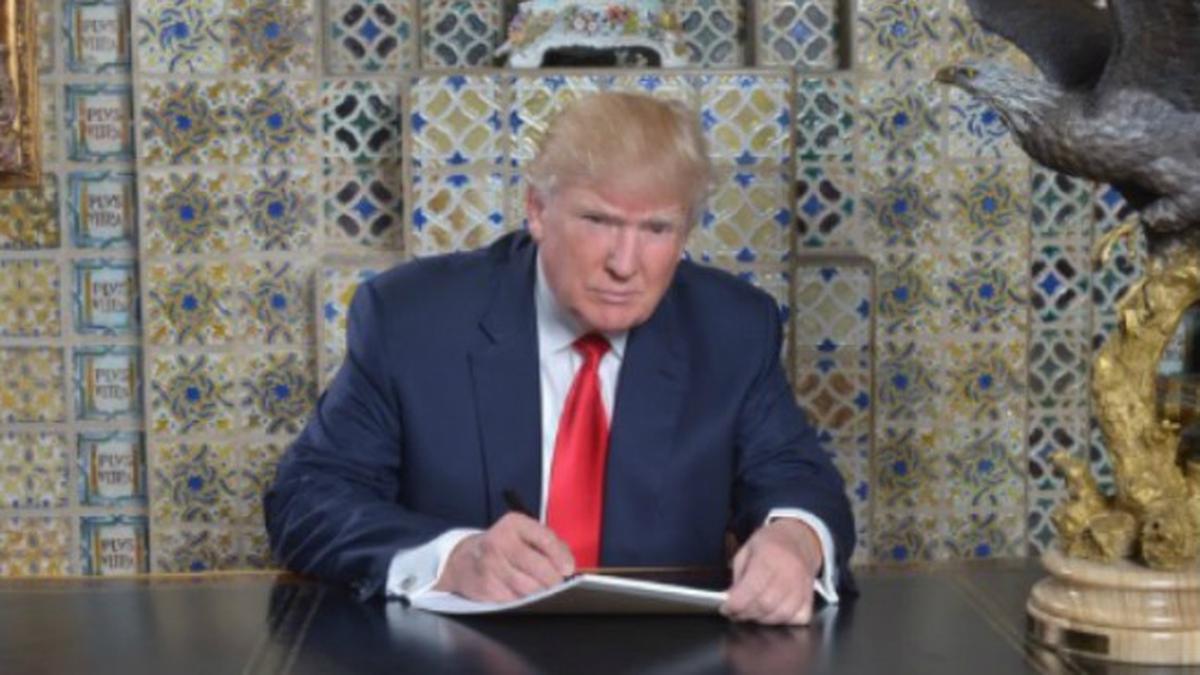 Siapa Menulis Pidato Donald Trump?
