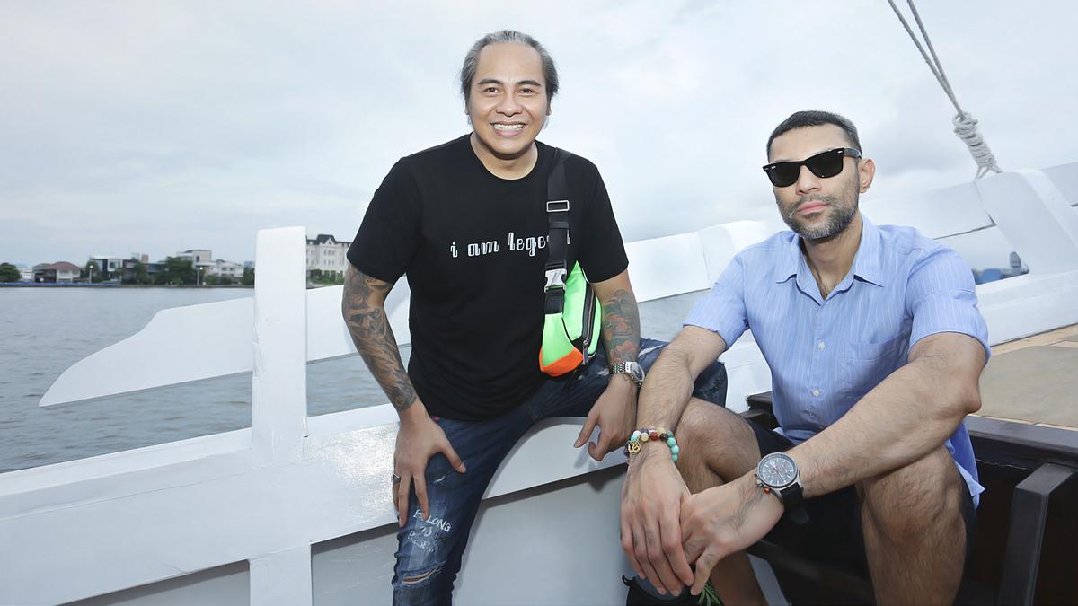 Rayakan 21 Tahun Bermusik, Band Element Manggung di Atas Kapal Phinisi ...