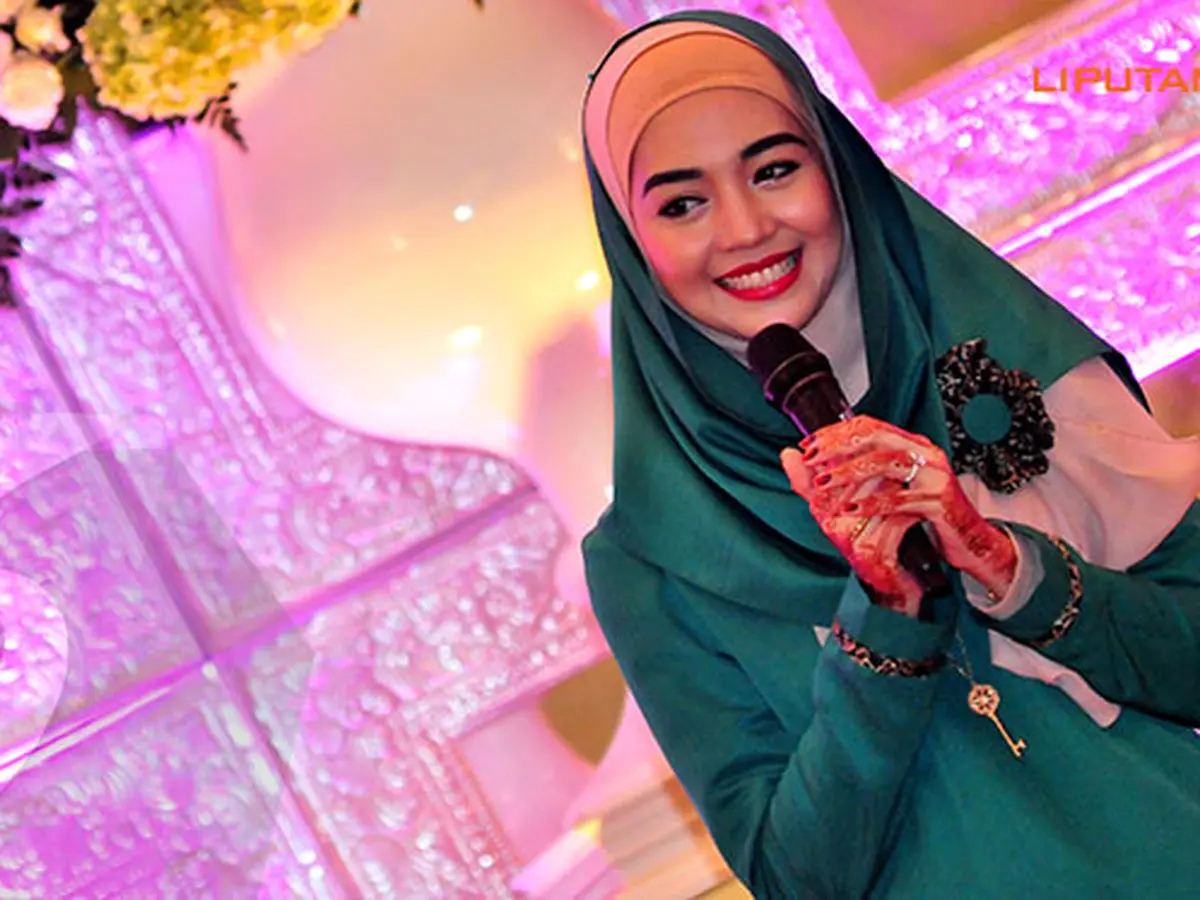 Nuri Maulida Berhijab