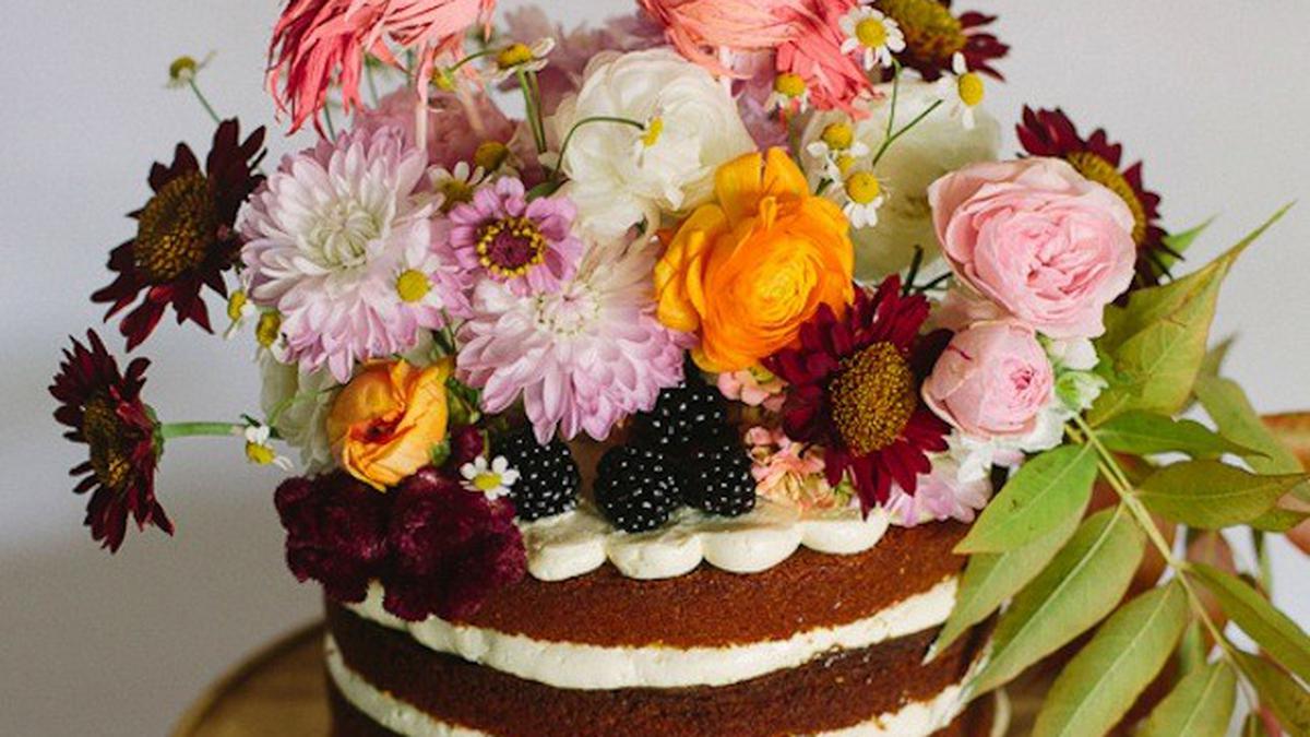 8 Ide Wedding Cake Bunga Untuk Bikin Pernikahanmu Makin Berkesan ...