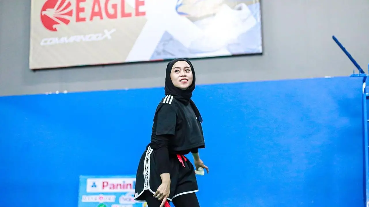 7 Potret Lesti Kejora dan Rizky Billar Main Badminton, Seru Bareng Sahabat - Hot Liputan6.com