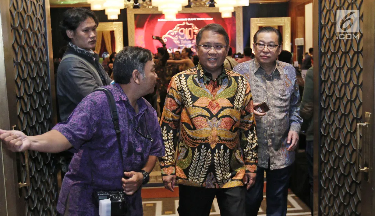 FOTO: Para Menteri dan Artis Hadiri Ultah Mooryati Soedibyo ke 90 ...