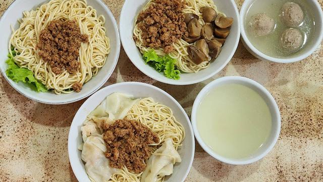 13 Rekomendasi Tempat Makan Enak di Kota Tua Jakarta 2025, Lengkap ...