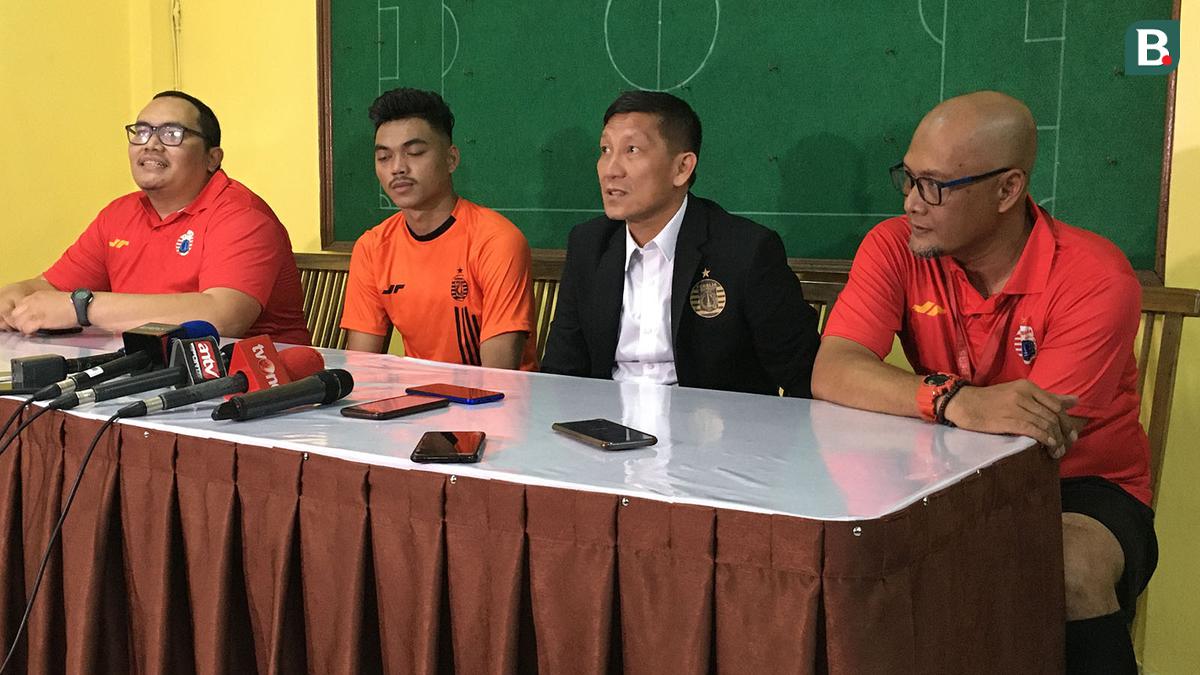 Penyebab Sergio Farias Belum Memimpin Latihan Persija - Indonesia Bola.com