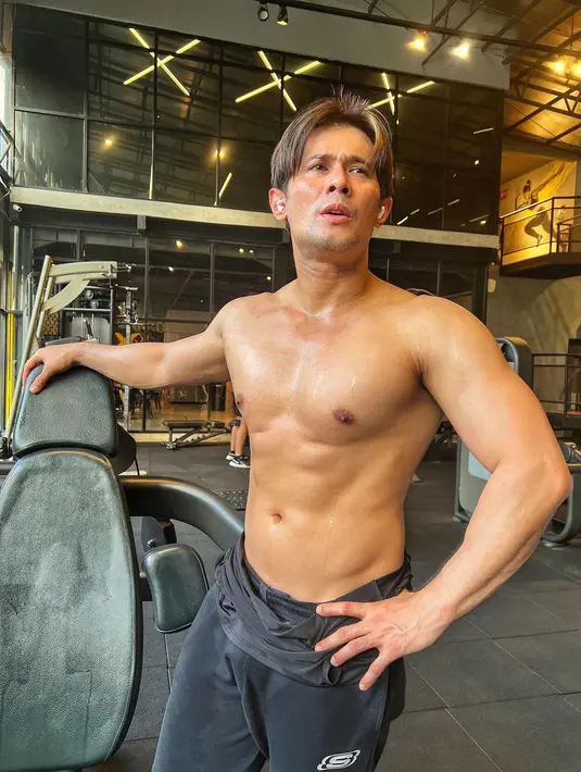 Deretan Potret Afdhal Yusman Pamer Badan Berotot dan Kekar, Hot Daddy Banget - Foto Liputan6.com