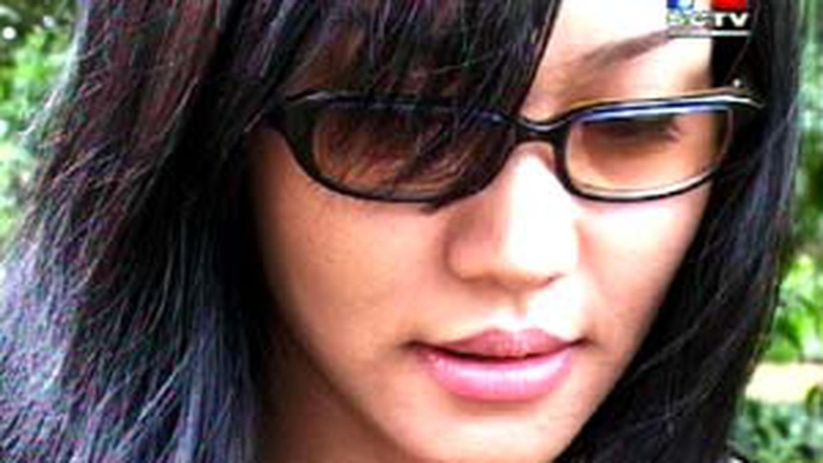 Adjie Pangestu Punya Gandengan Baru? - ShowBiz Liputan6.com