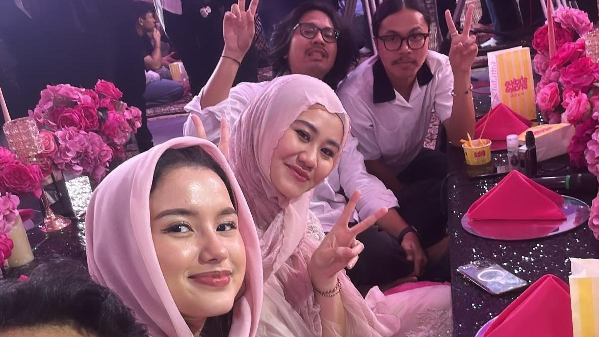 6 Gaya Kompak Calon Adik Ipar Atta Halilintar-Aurel Hermansyah, Sarah Menzel dan Aaliyah Massaid ...