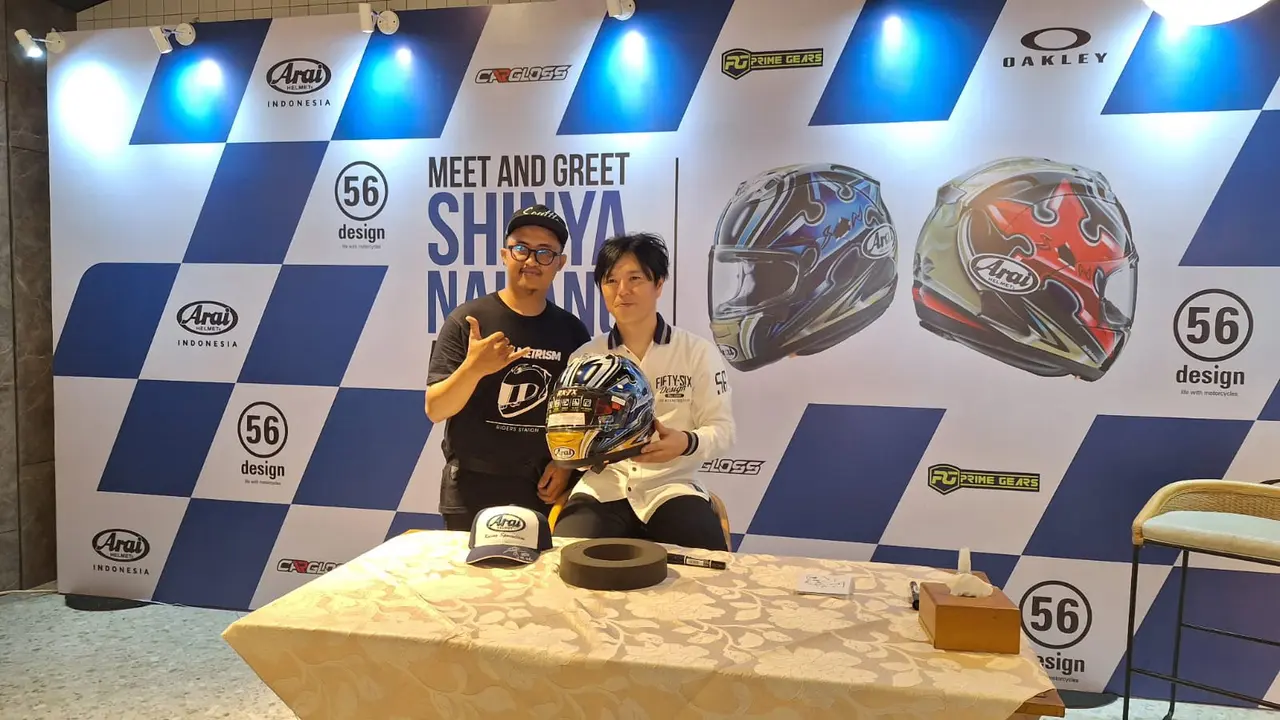 Berburu Tanda Tangan Shinya Nakano di Helm Arai RX7X Nakano Shuriken ...