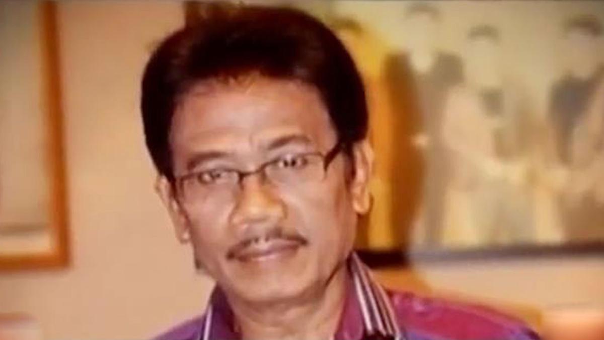 VIDEO: Eddy Silitonga Dimakamkan di TPU Kampung Kandang Jagakarsa ...