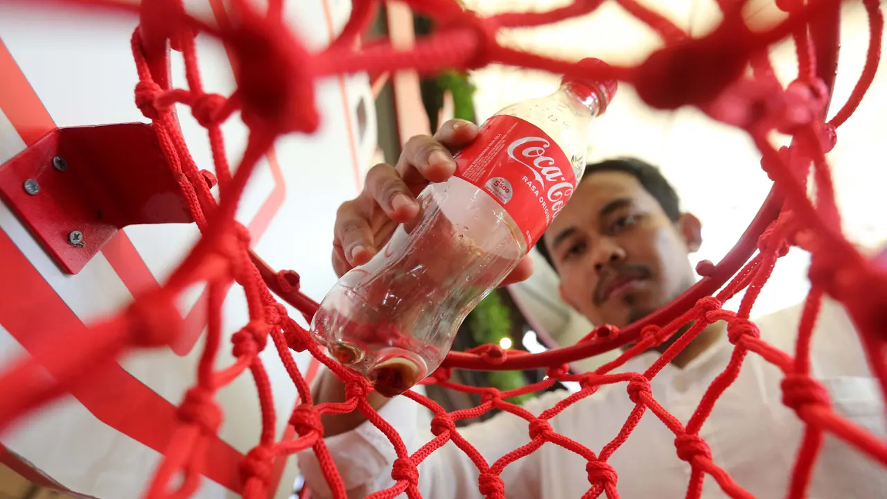 Kampanye Dari Botol Jadi Botol, Coca-Cola Indonesia Meluncurkan Botol ...