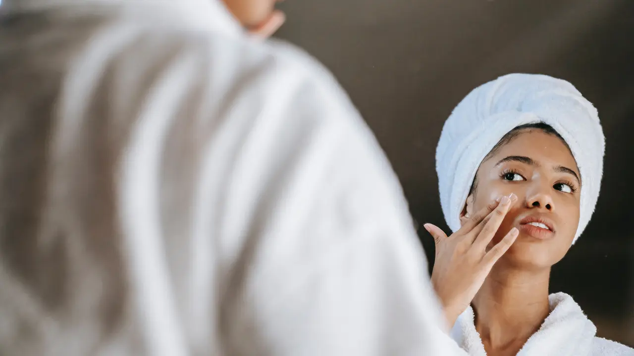 14 Cara Merawat Kulit Wajah agar Tetap Sehat, Ketahui Tips dan Triknya ...