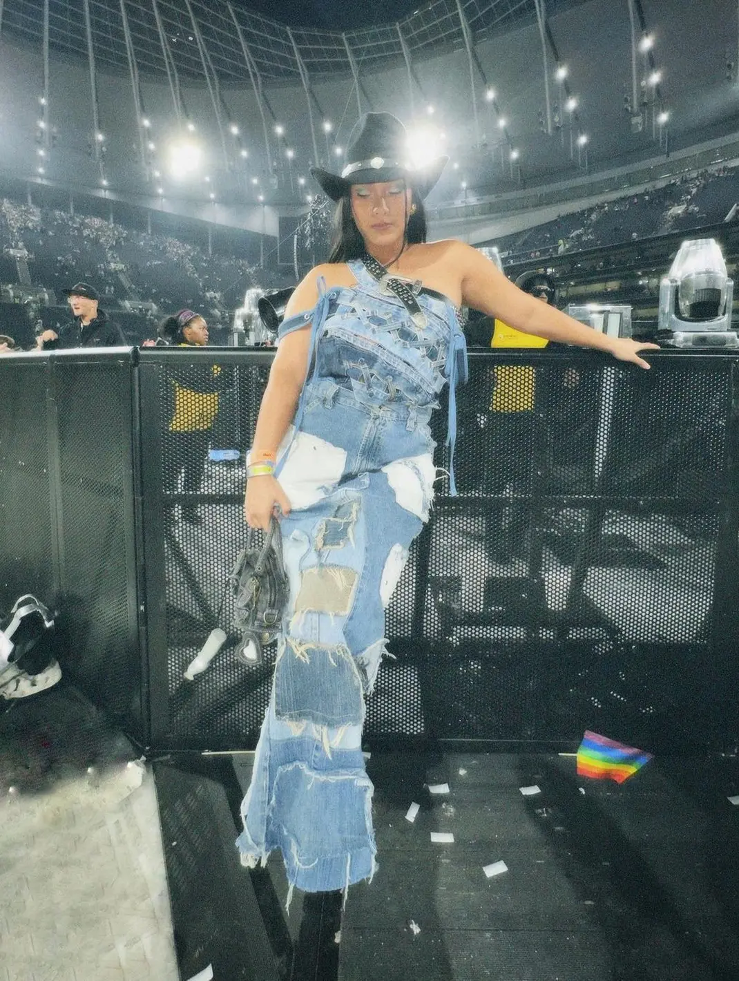 8 Adu Gaya Public Figure Nonton Konser Tur Renaissance Beyoncé, Enzy ...
