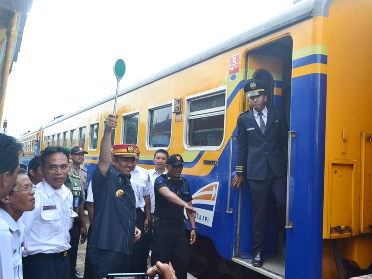 jadwal kereta api tegal prupuk - James Wilkins