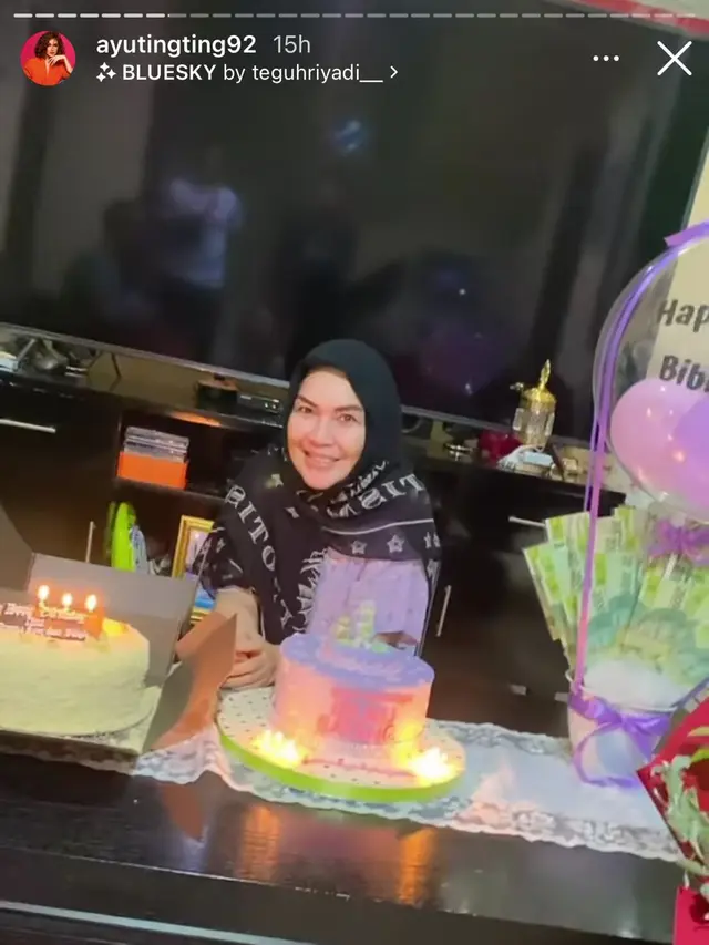 5 Potret Umi Kalsum Rayakan Ulang Tahun, Ayu Ting Ting Minta Maaf Kejutannya Sederhana - ShowBiz ...