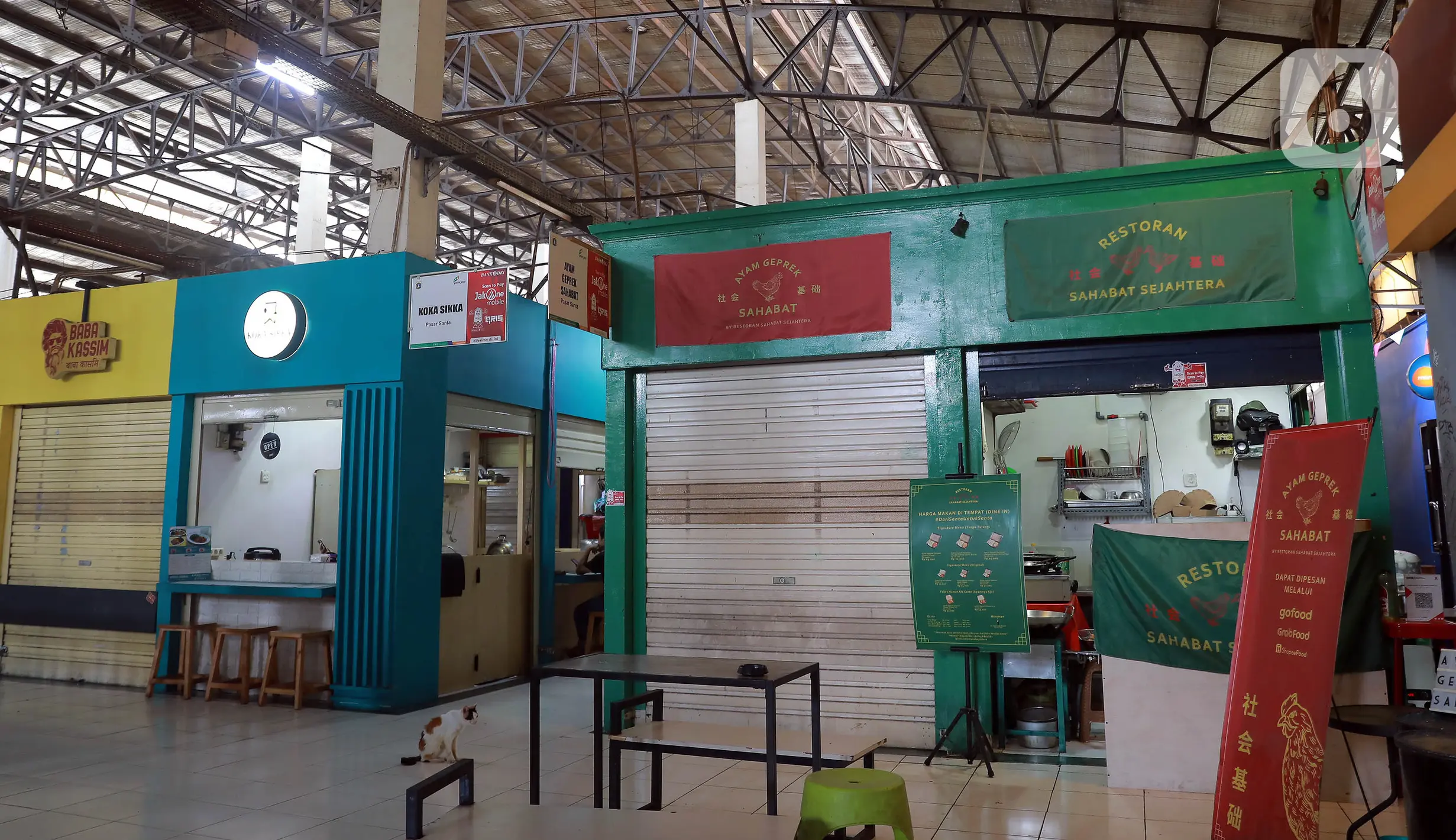 Tak Mampu Bayar Biaya Operasional, Banyak Kios di Pasar Santa Kini ...