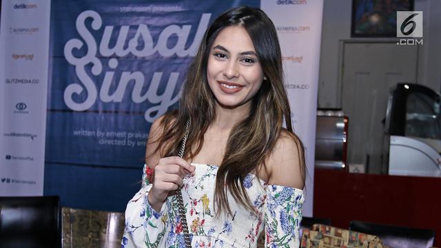 Foto Bersama SBY, Busana Valerie Thomas Dinilai Kurang Sopan - ShowBiz ...