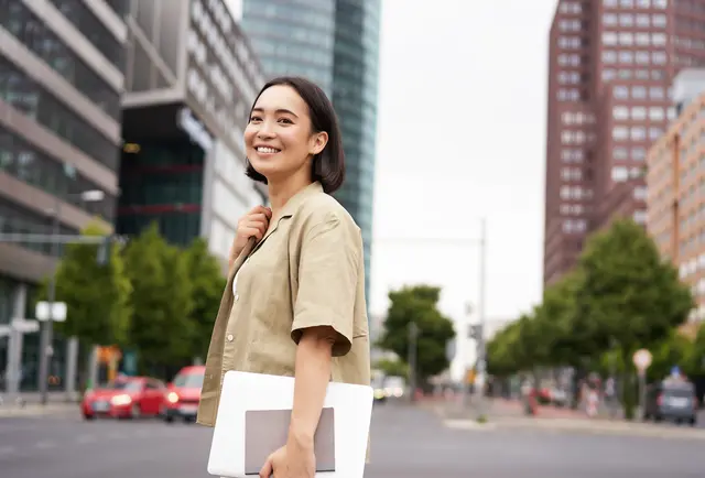 4 Makna Bunga Pada Kebaya Lesti Kejora di Serangkaian Acara ...
