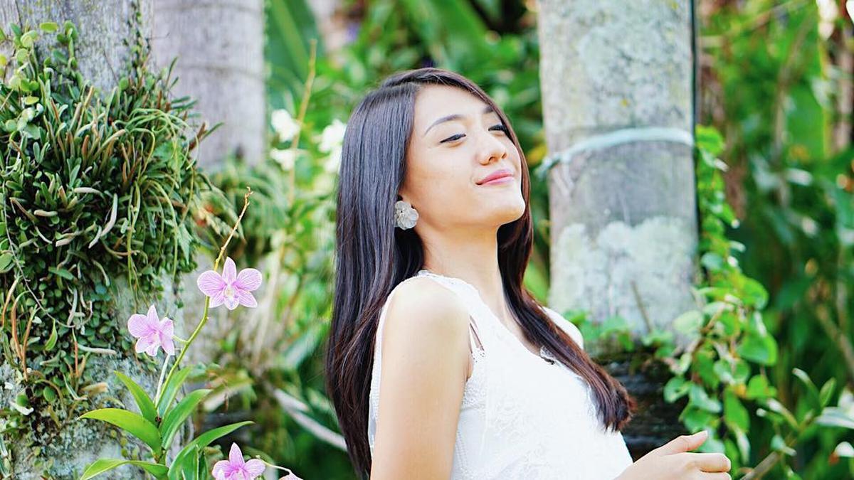 Cara spesial Anissa Aziza merawat kulit