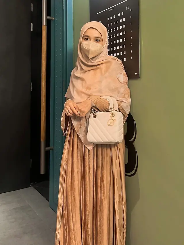 6 Gaya Hijab Laudya Cynthia Bella, Inspirasi Fesyen Saat Kumpul Keluarga di Momen Ramadhan ...