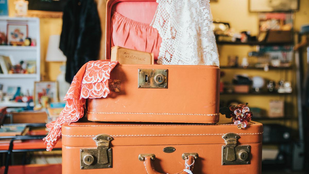 Tips Packing untuk Bepergian Agar Isi Tas dan Koper Tertata Rapi ...