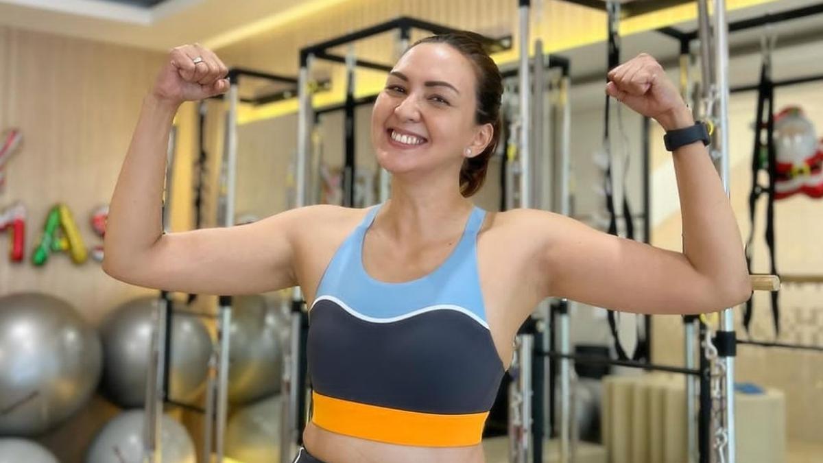 Gaya Donna Agnesia Saat Olahraga Pilates, Awet Muda di Usia 44 Tahun ...