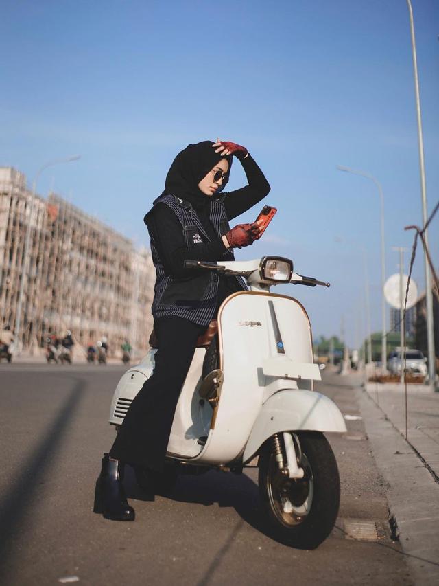 7 Gaya Sintya Marisca Saat Tampil Berhijab, Bikin Pangling - Hot ...