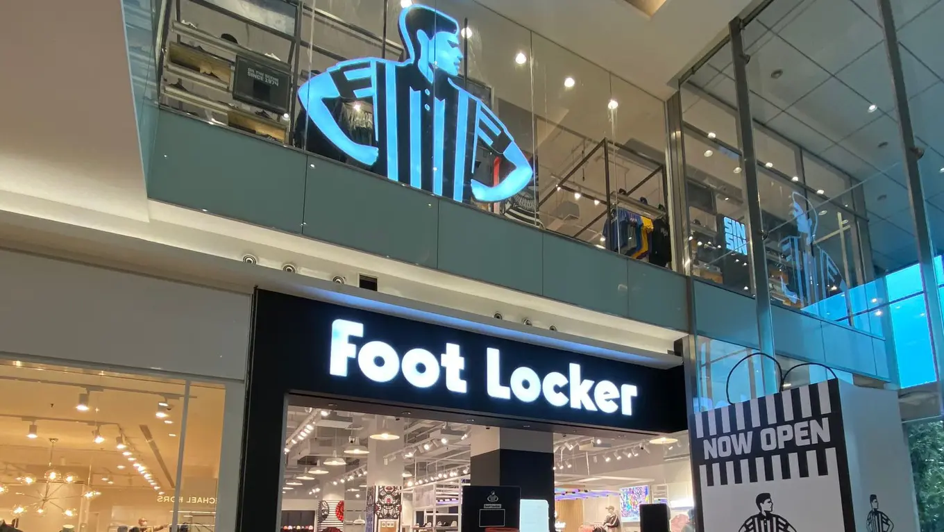 Tampil Stylish dengan Ragam Pilihan Sneakers di Foot Locker Kota Kasablanka