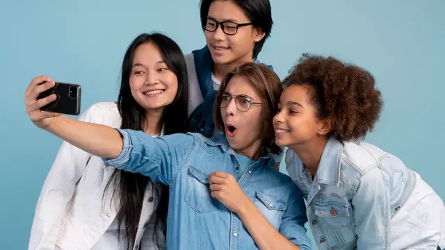 Arti Ekstrovert beserta Ciri-cirinya - Ragam Bola.com