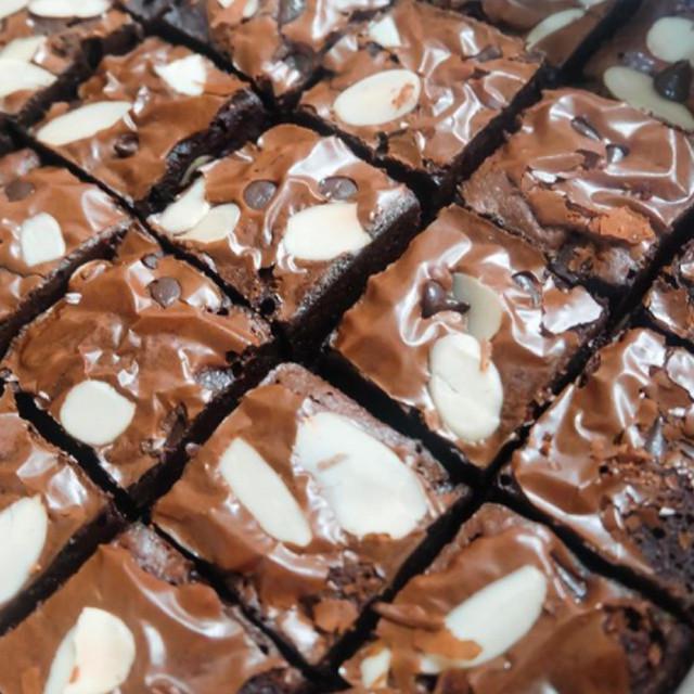 Cara Sangrai Kacang Almond Slice Agar Renyah dan Tidak Gosong ...